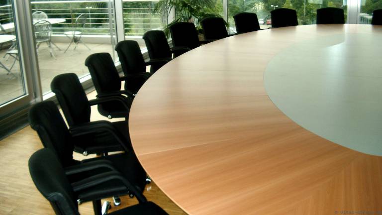 circon s-class - 6x4m - Elliptical conference table for HDI, Hilden ...